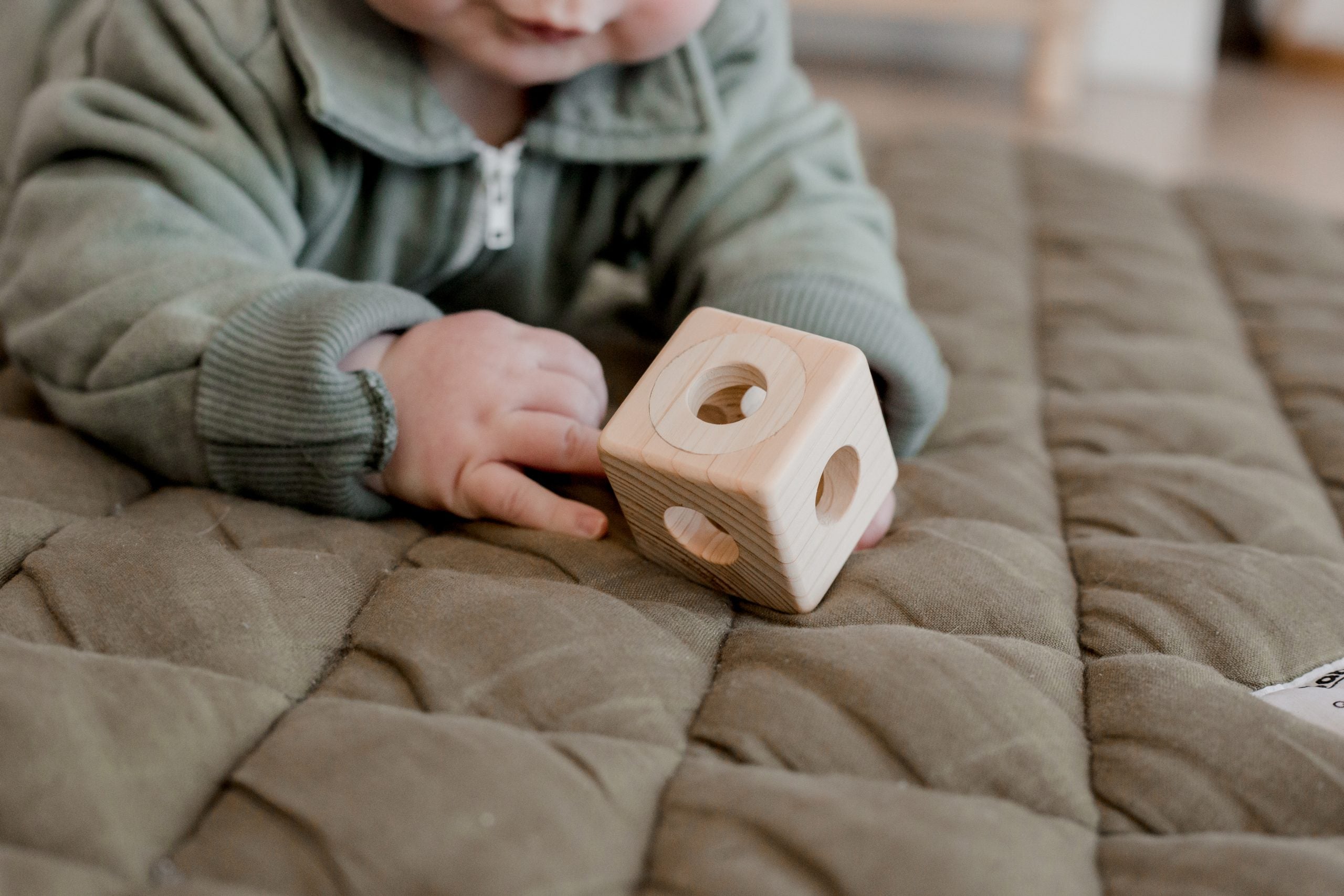 QToys Cube Rattle | Tiny Sprout